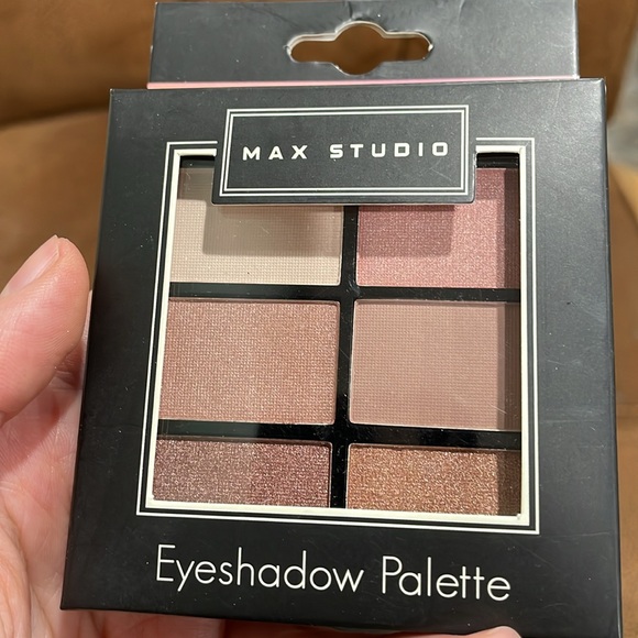 Max Studio | Makeup | Max Studio Eyeshadow Palette Pinks Natural Nwt ...